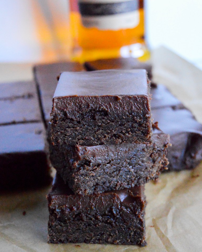 Four Roses Fudge Brownies – And A Chocolate Drizzle